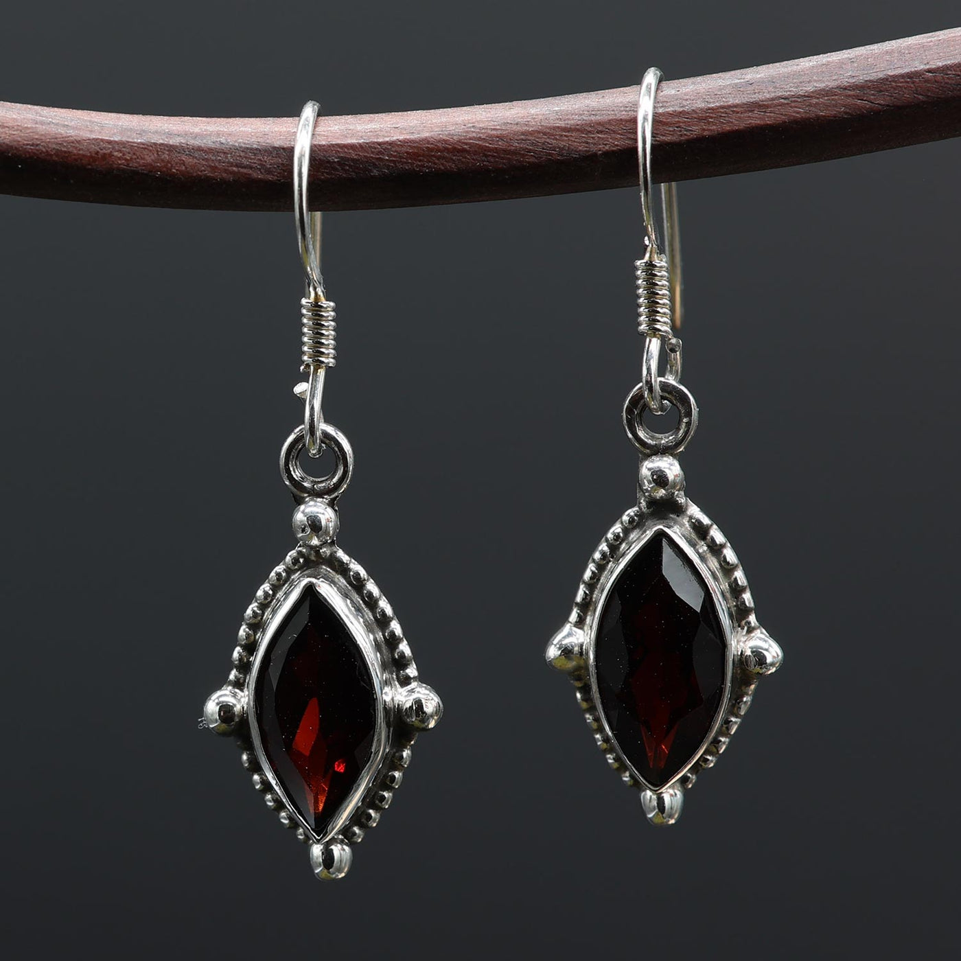 Granat – Symbolik, Pflege und Wirkung auf Körper und Seele