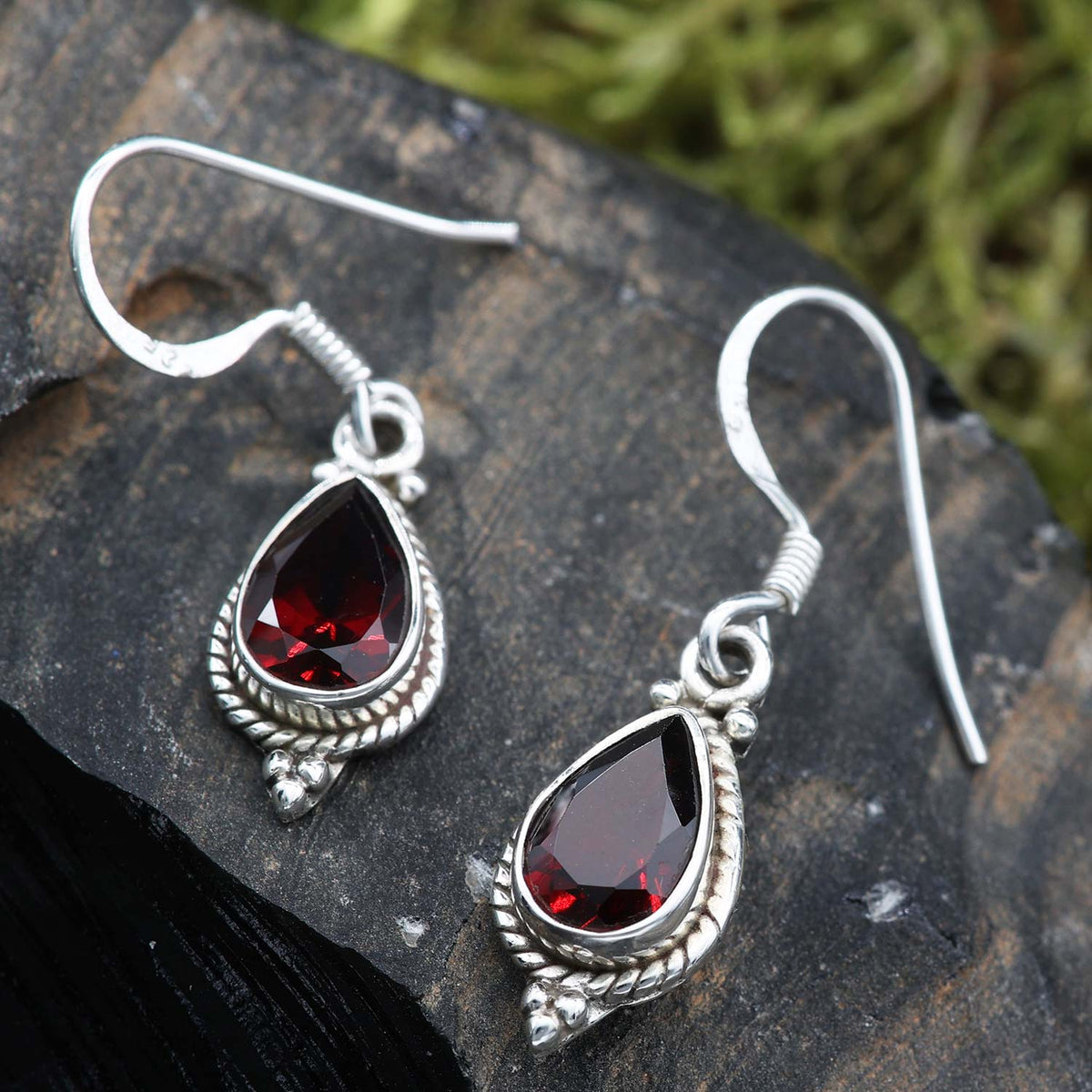 Granat – Symbolik, Pflege und Wirkung auf Körper und Seele